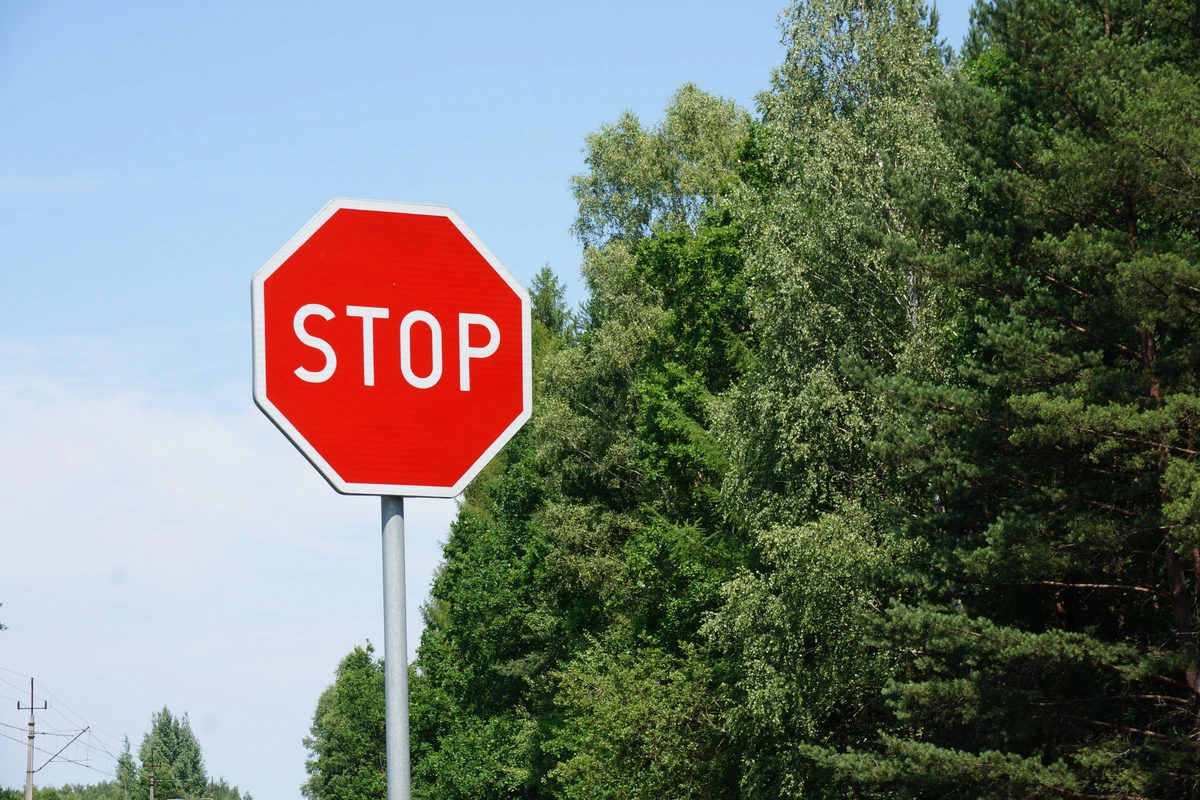 Running a Stop Sign Accident: Proving Fault in Queens